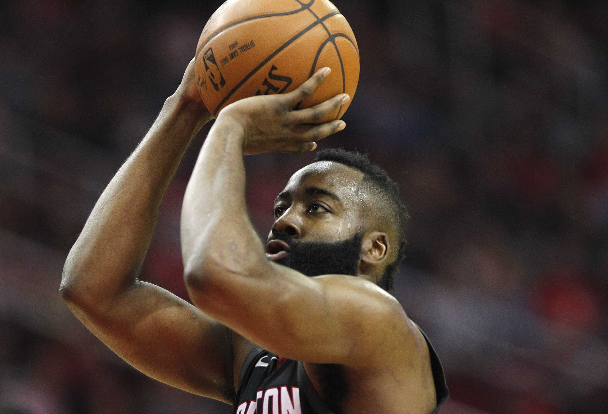 Rockets' James Harden, Chris Paul keep rolling in win over Hornets