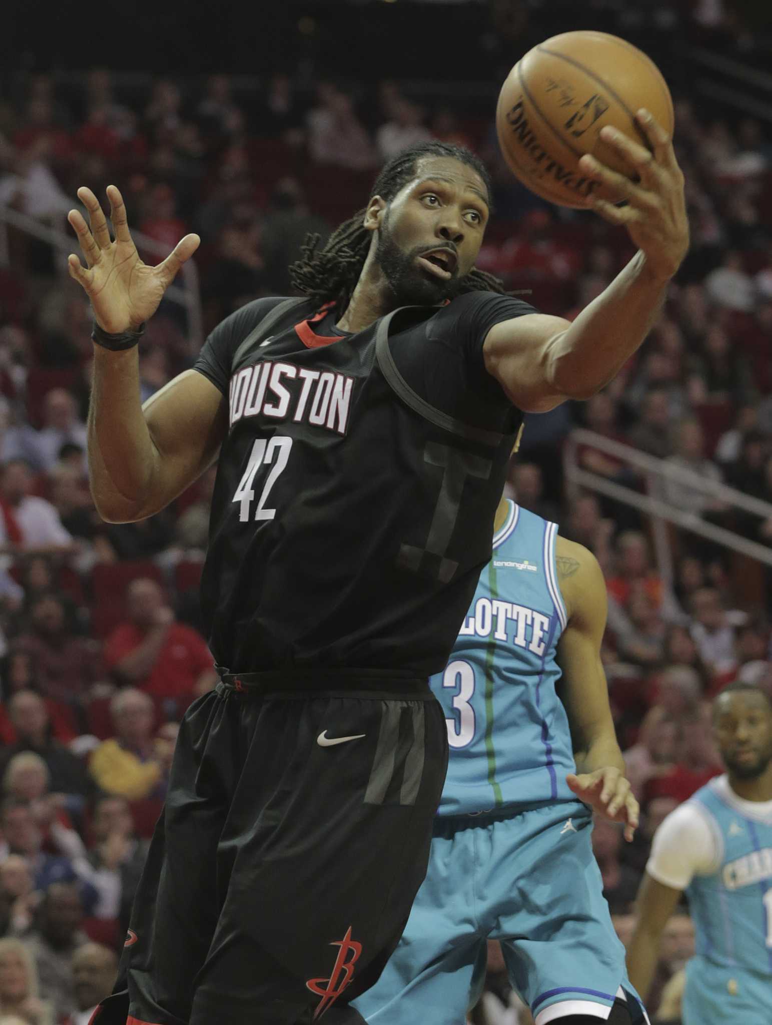 Notebook: Rockets' Nene gets start at center against Lakers