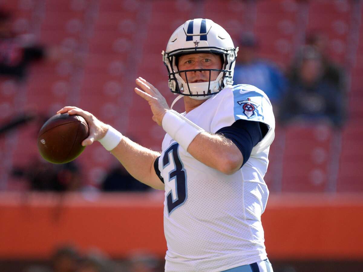 Texans bringing back Brandon Weeden as backup quarterback