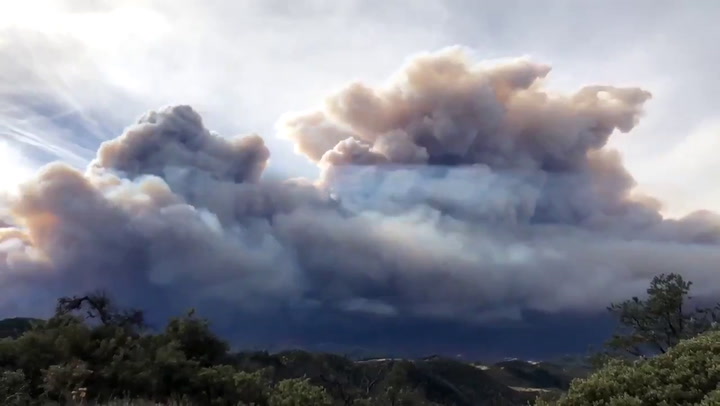 Dramatic time lapse shows massive smoke cloud in the Thomas Fire