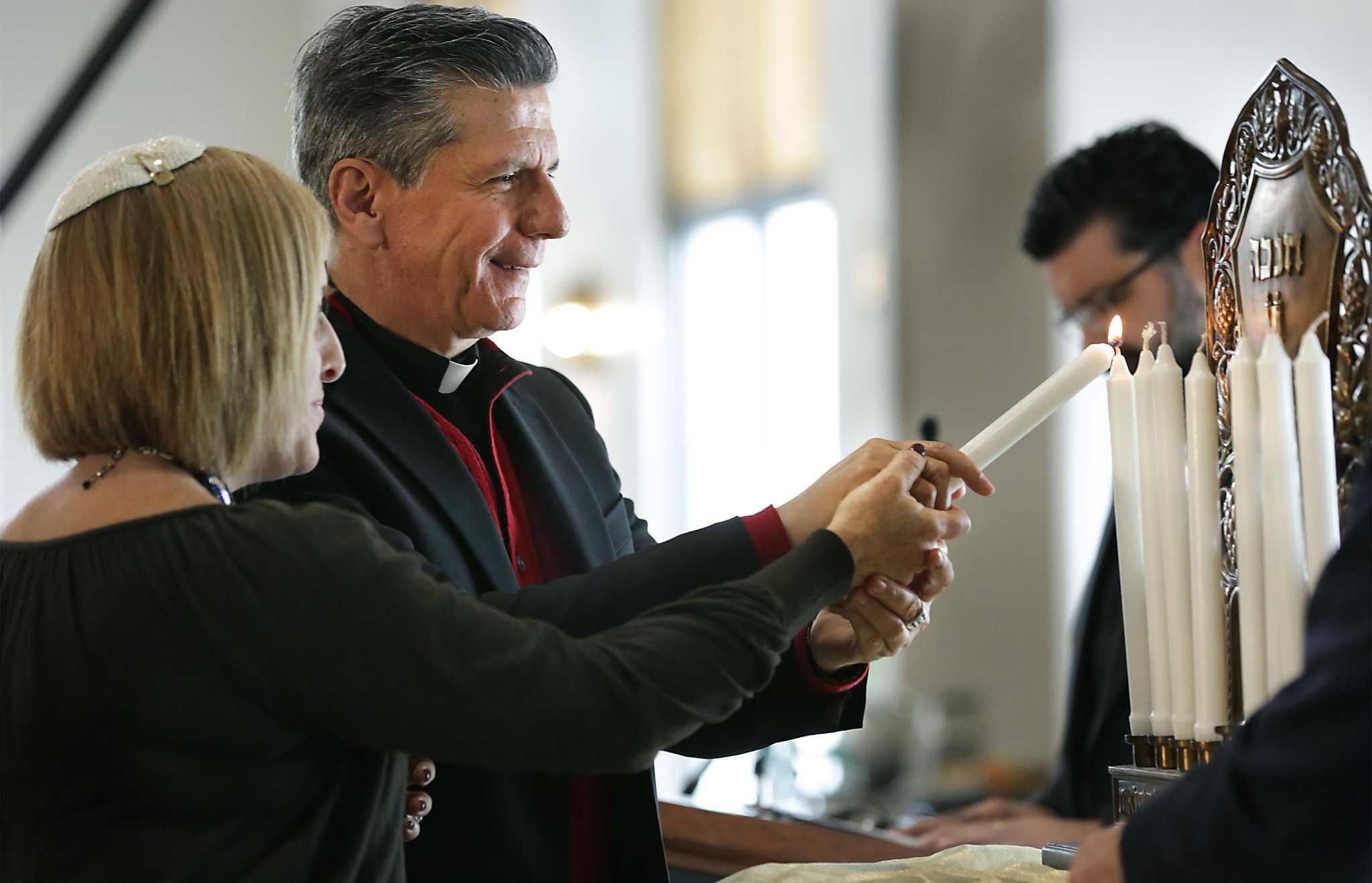 Catholics Jews Celebrate Hanukkah In San Antonio