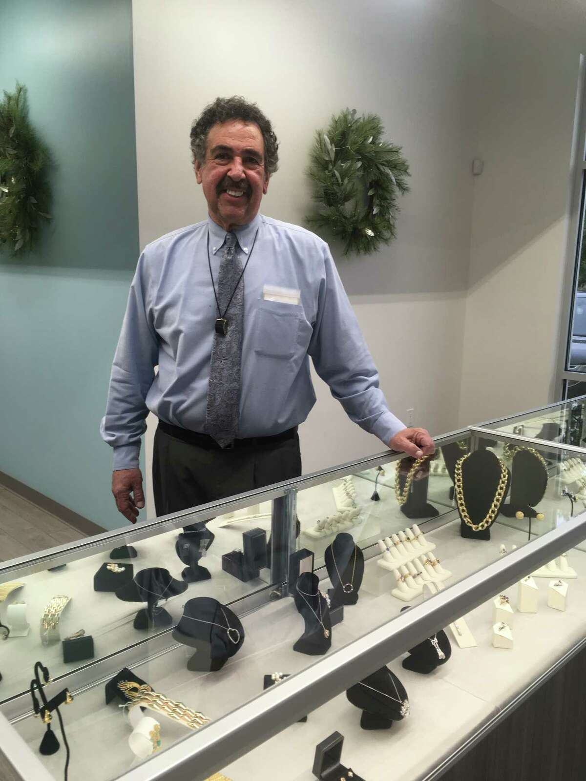 Jeffrey and Company Jewelers now open for business in Crossroads Square