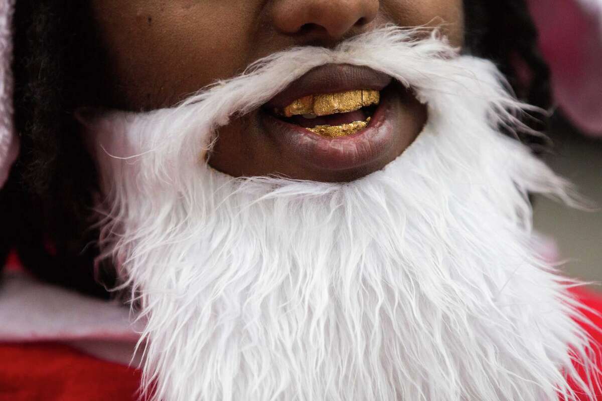 So. Many. Santas ... at Seattle SantaCon