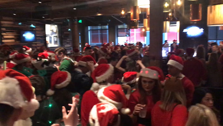 So. Many. Santas ... at Seattle SantaCon