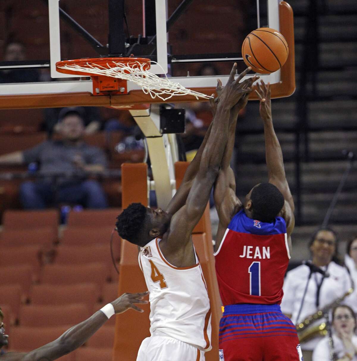 Texas notebook: Smart experiments with supersized lineup