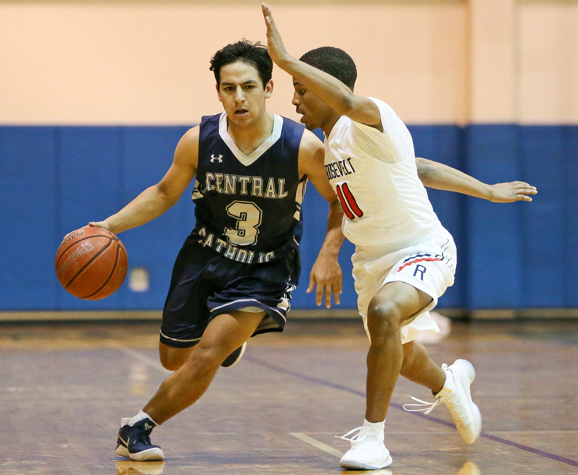 Unkind rims daunt Buttons in overtime loss to Roosevelt