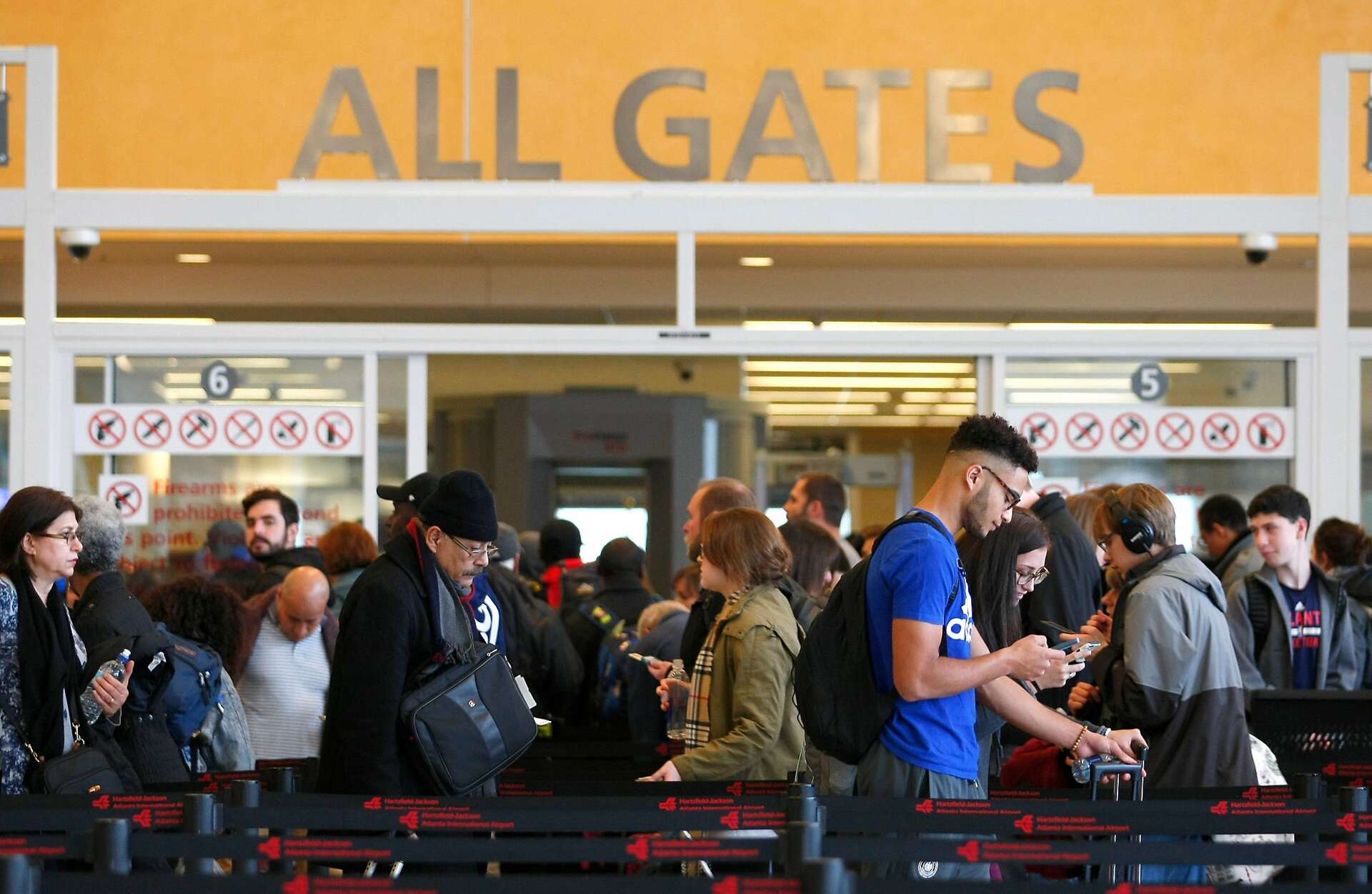 A germaphobe’s air travel guide: The dirtiest places at the airport, on ...