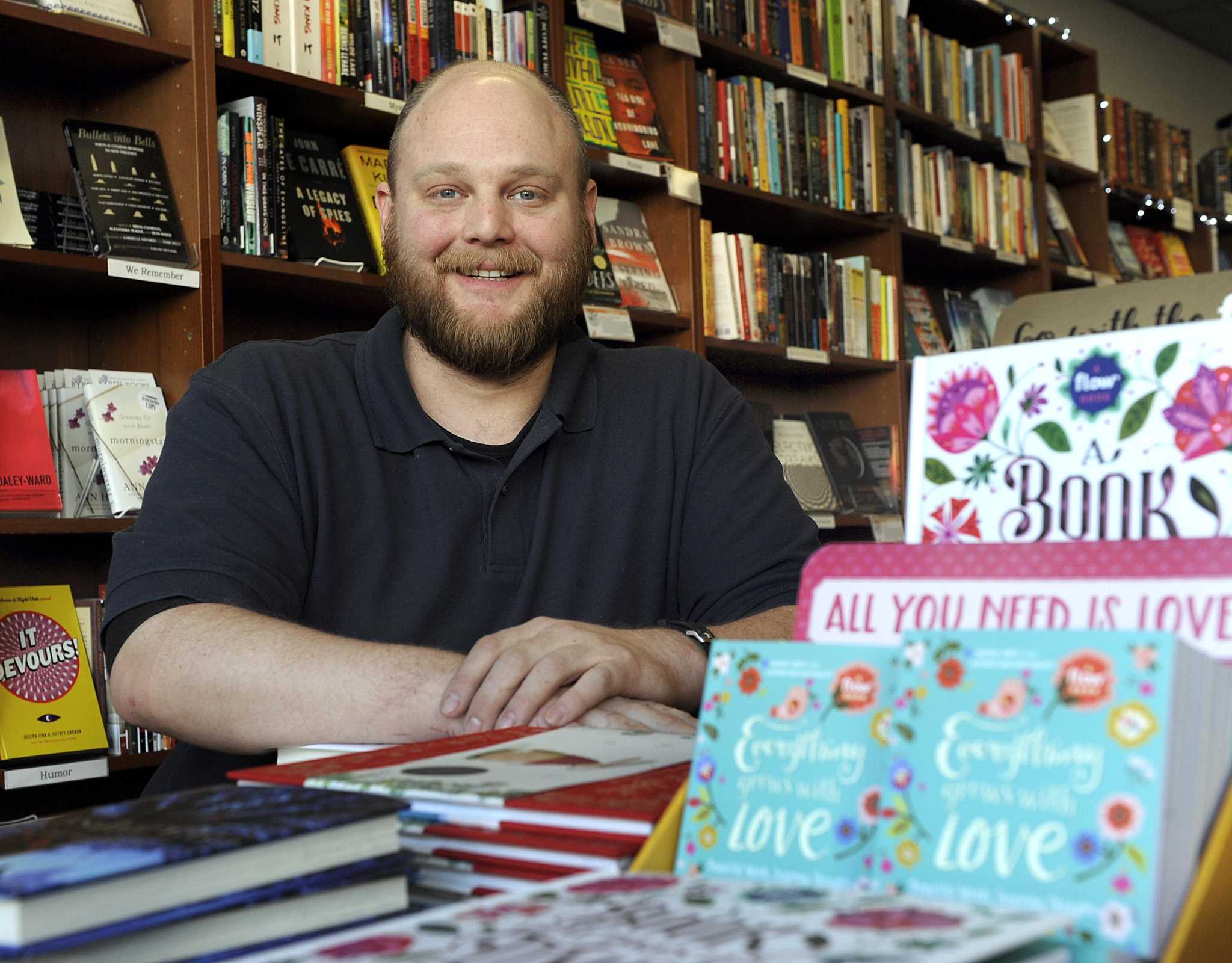 Best-selling author Patterson gives holiday bonus to Byrd’s Books manager