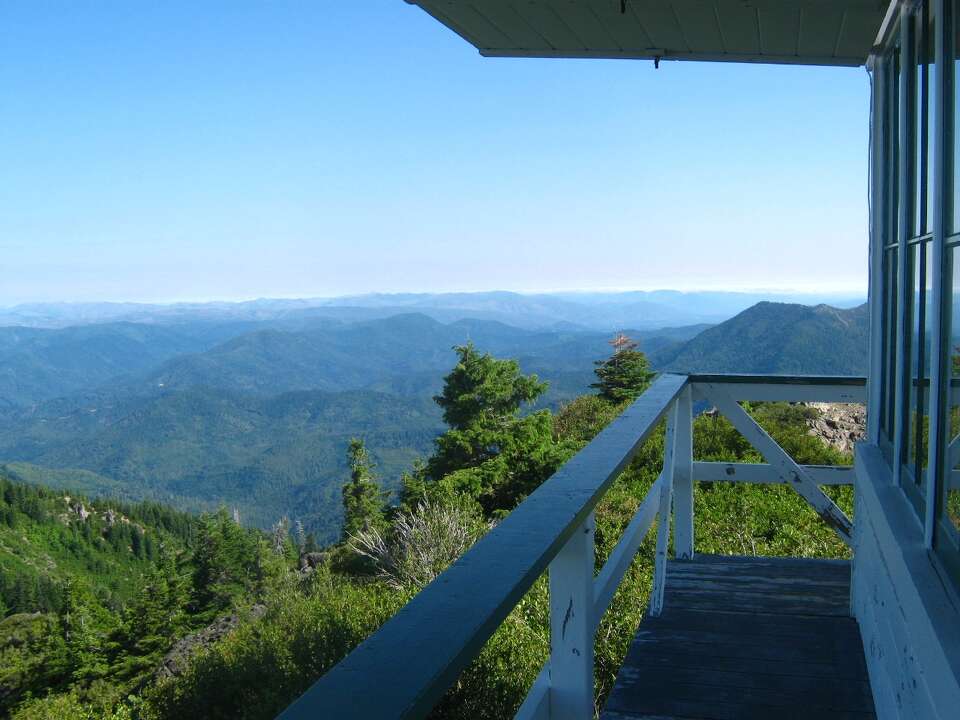 8 gorgeous fire lookouts you can rent in Northern California