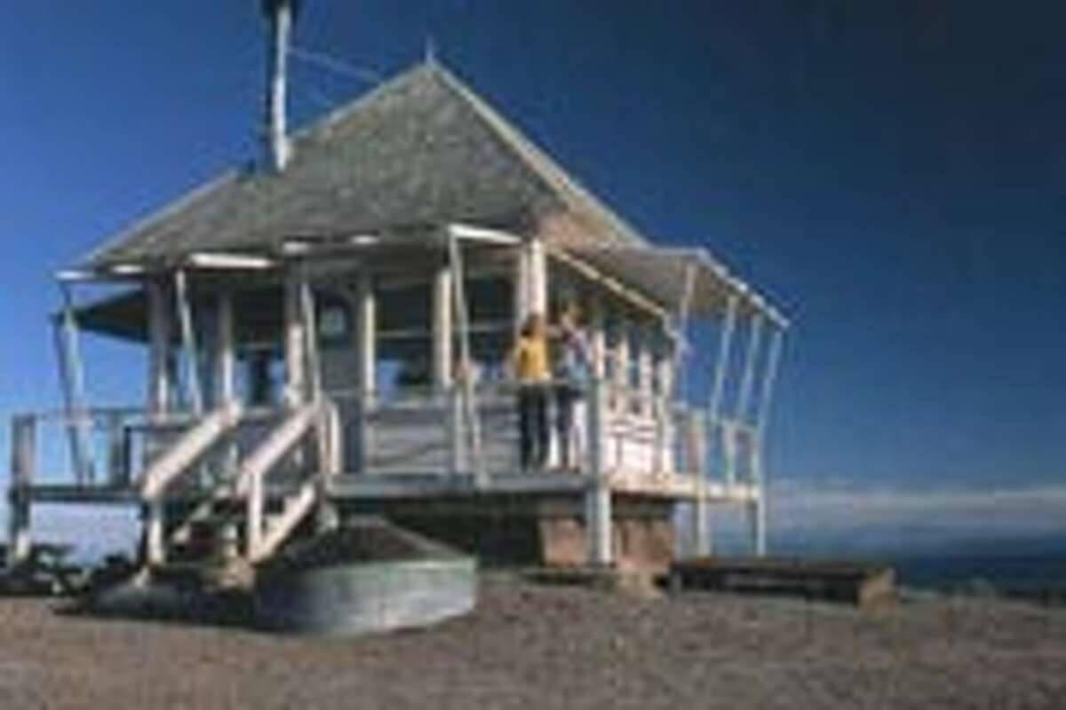 8 gorgeous fire lookouts you can rent in Northern California