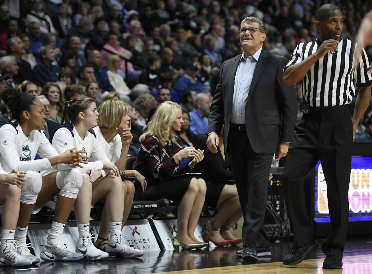 UConn’s Geno Auriemma earns 1,000th career win