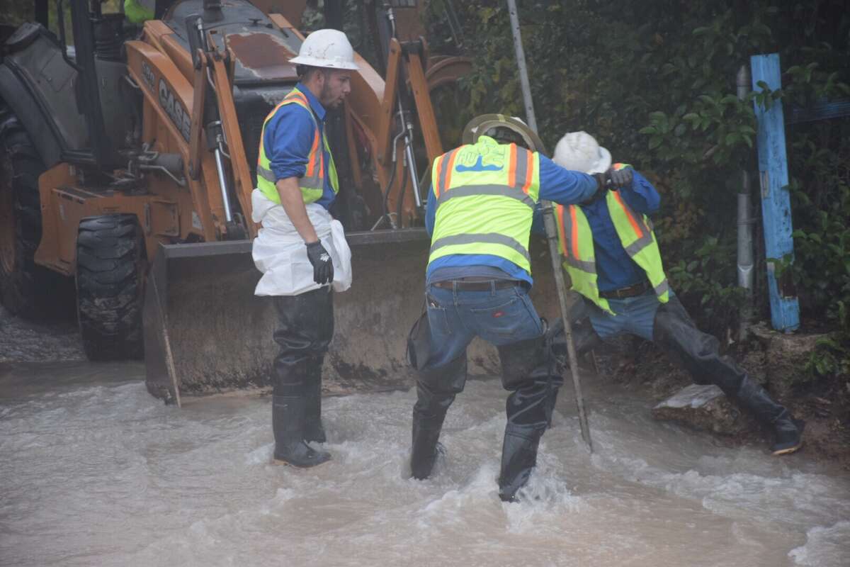 SAWS: 16-inch water main breaks on North Side, flooding street