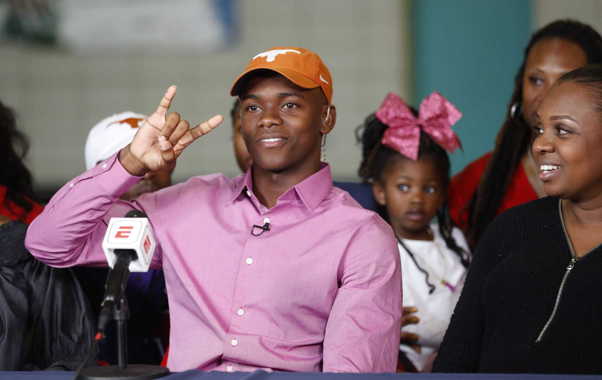 Torch is passed as Lamar’s Anthony Cook picks Texas