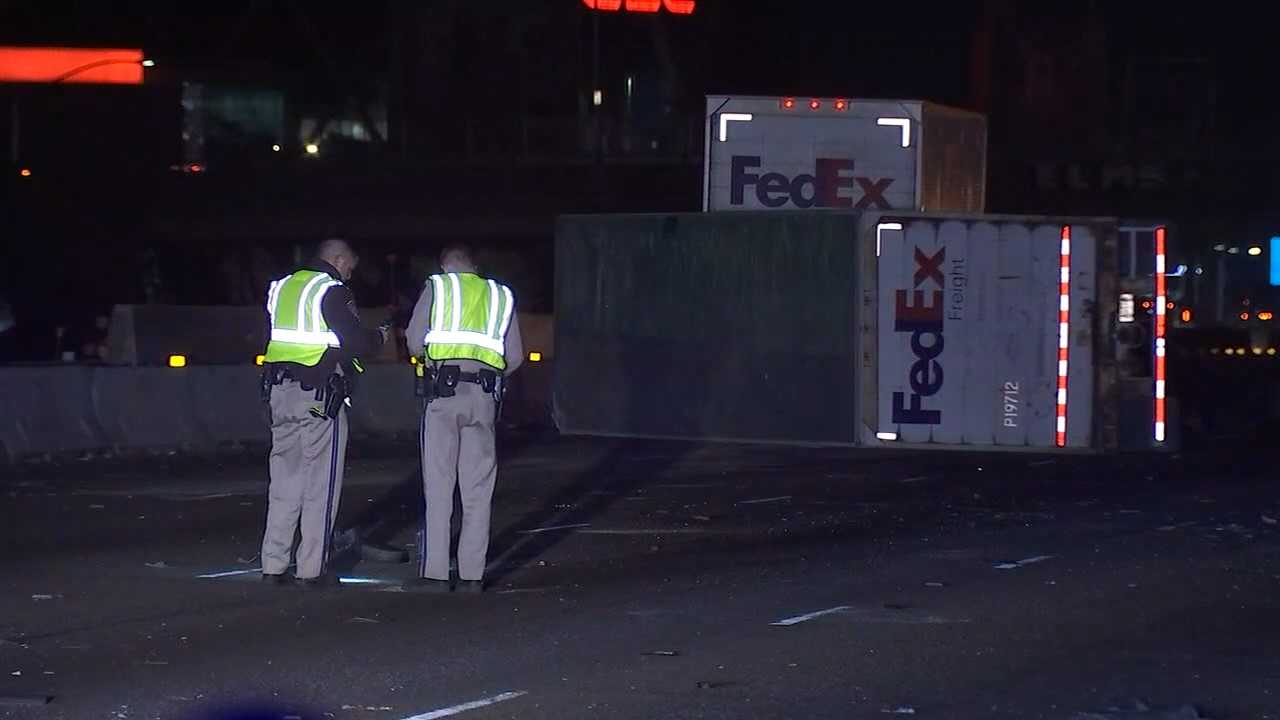 Southbound I-880 reopens in Oakland after fatal crash involving FedEx truck