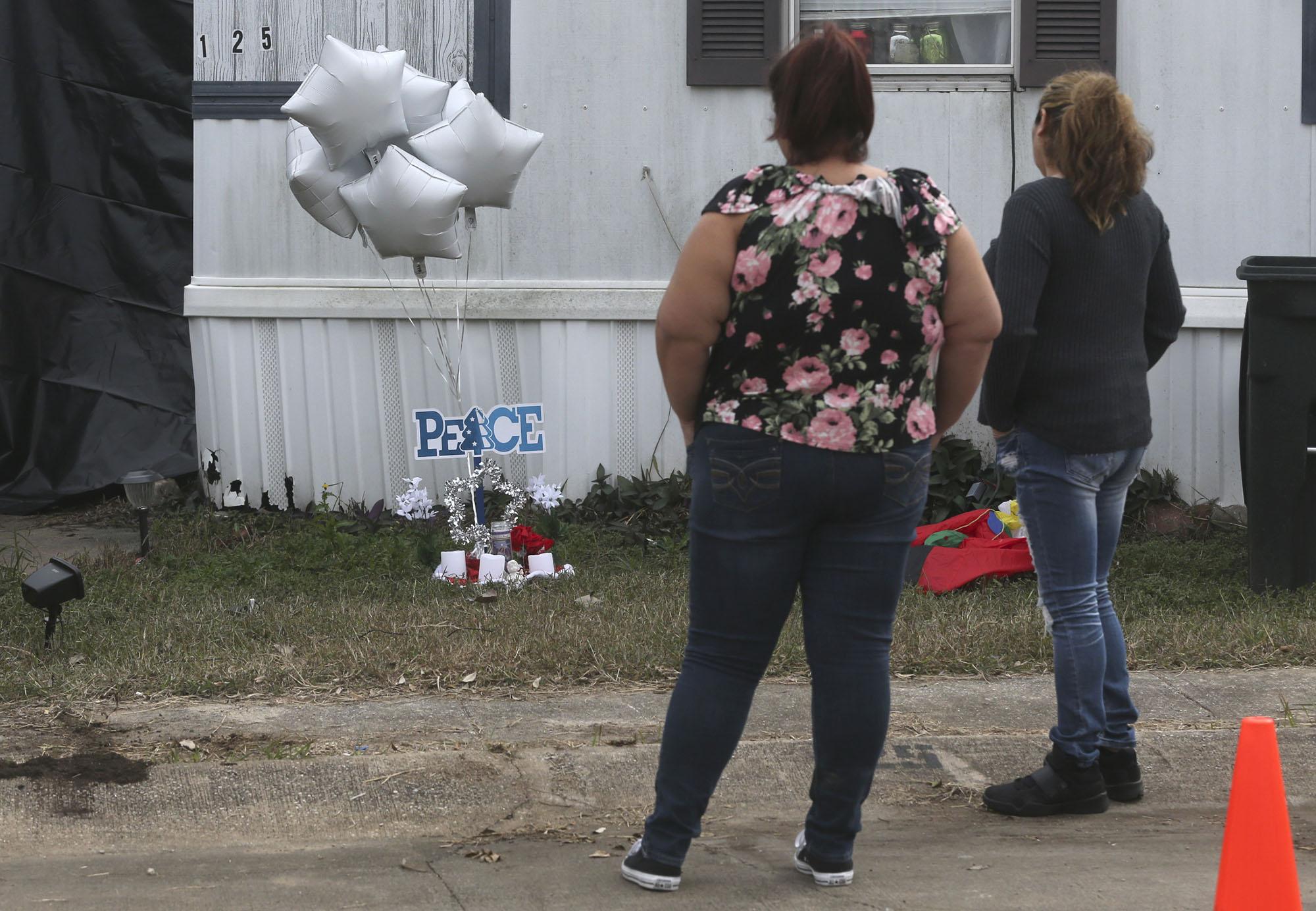 Before fatal shooting, woman threatened deputies, brandished tube that ...