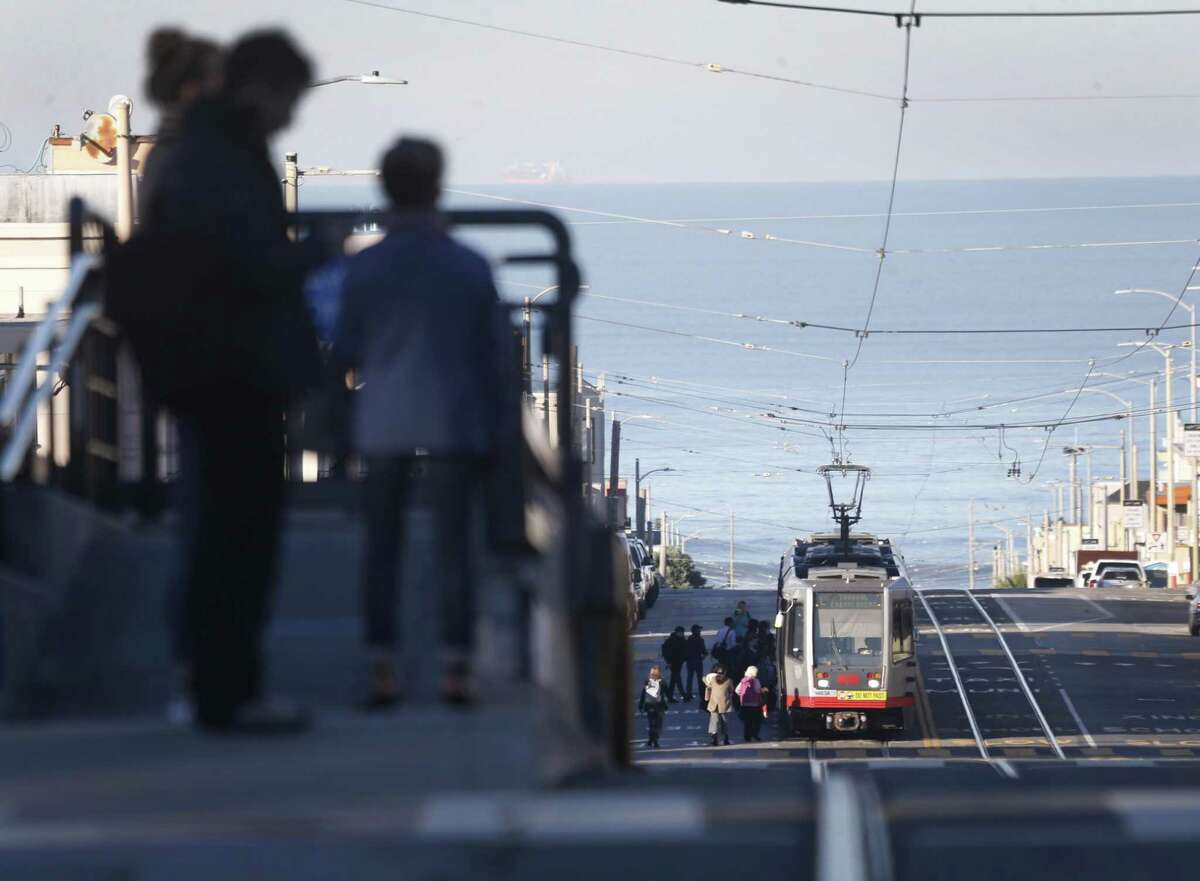 Stunning increase in Bay Area 'super commuters' in the last decade amid ...