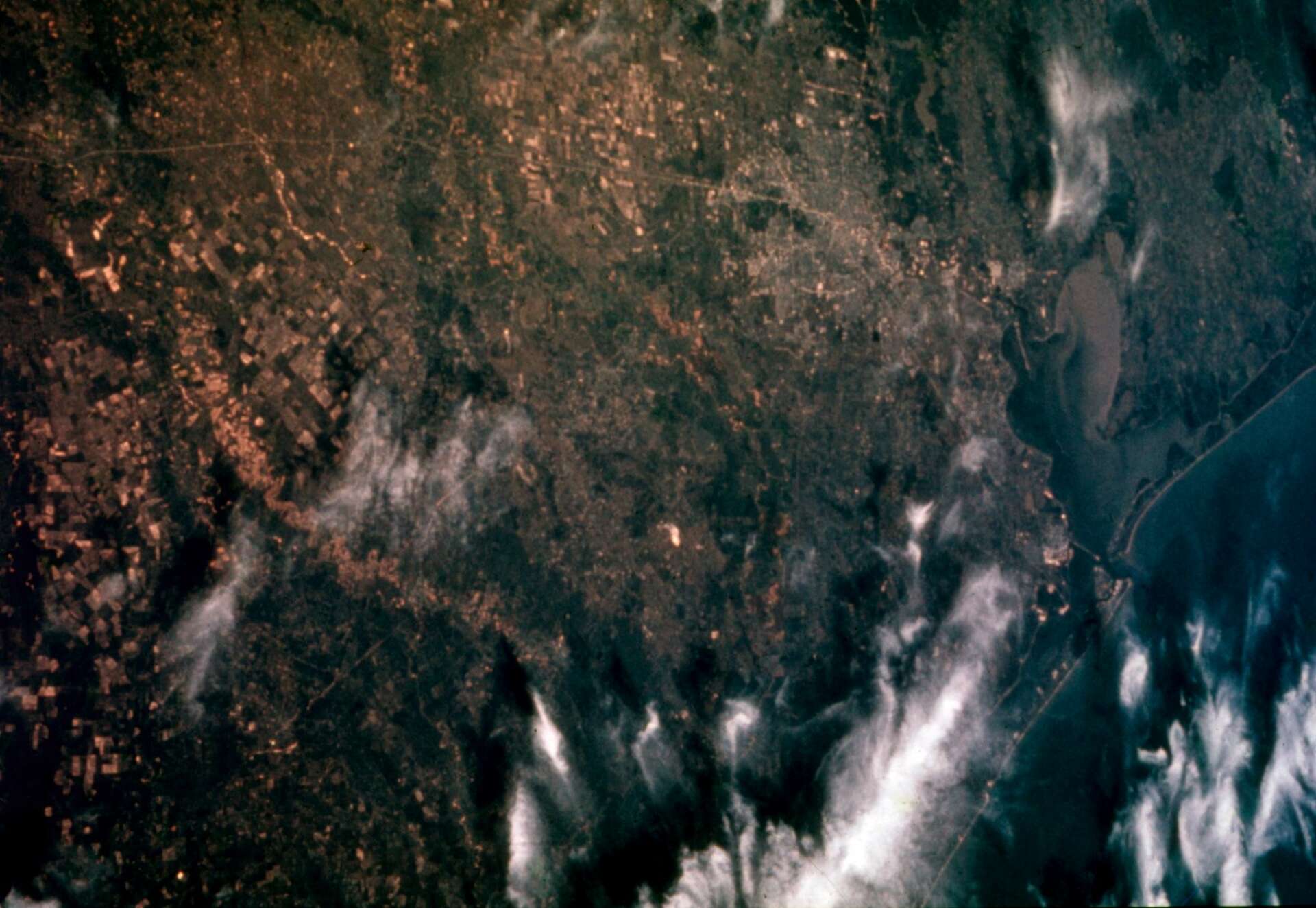 How did President Richard Nixon place a phone call to the moon?
