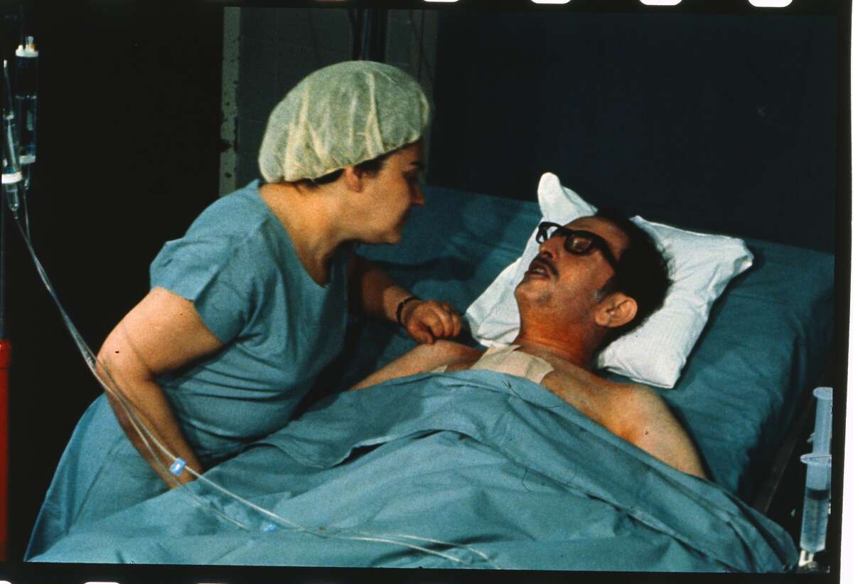 How did President Richard Nixon place a phone call to the moon?