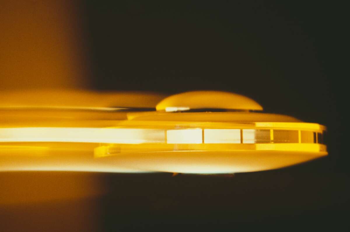 UFO sighting in Texas? Keller resident records mysterious 'cigar-shaped ...
