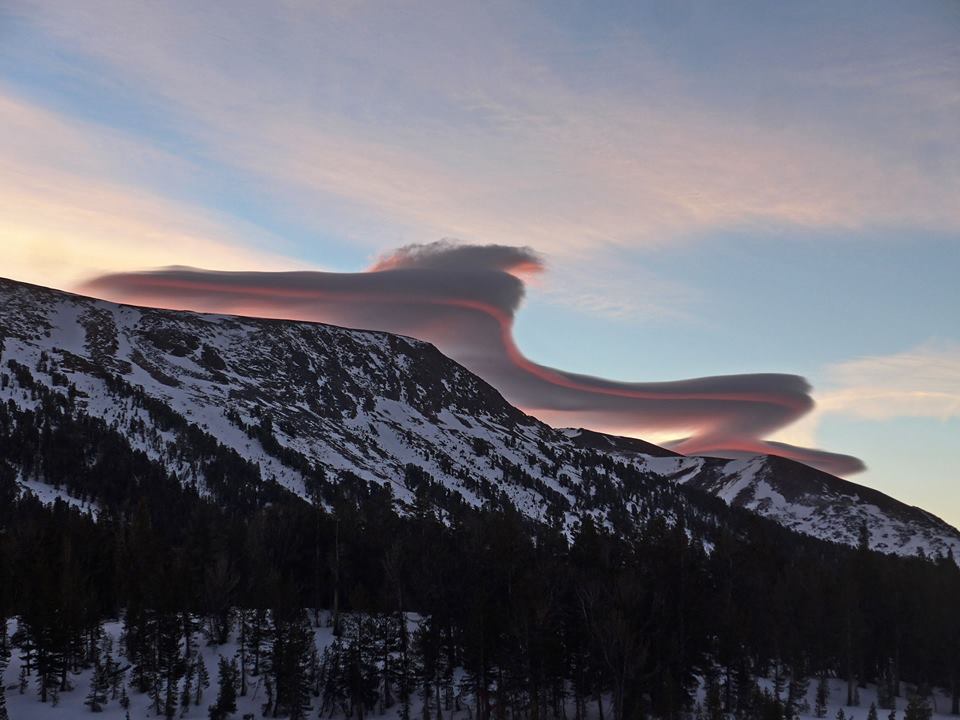 Photos show unusual lenticular clouds above the mountains of Yosemite