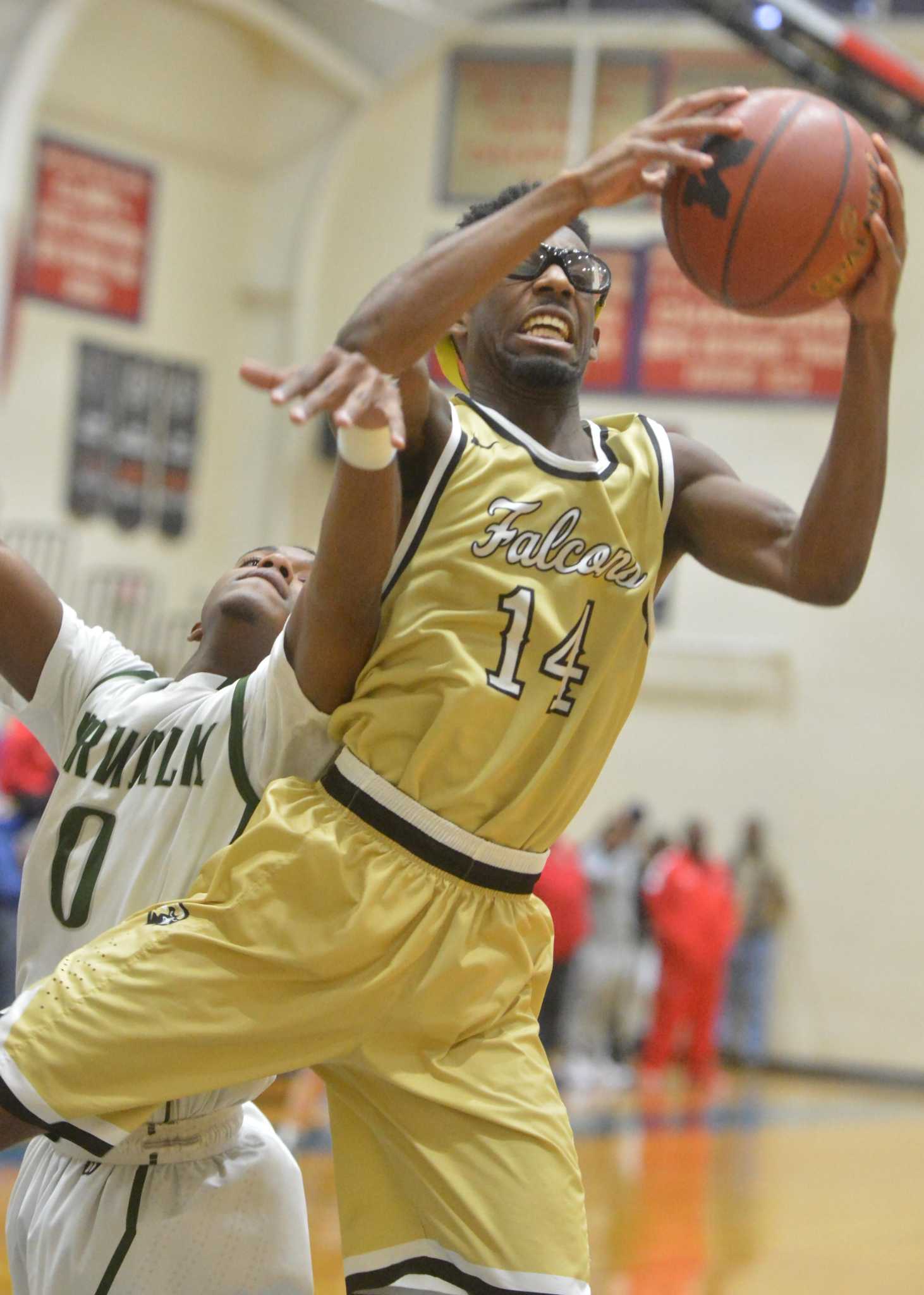 Corazzelli keys Falcons’ second-half effort