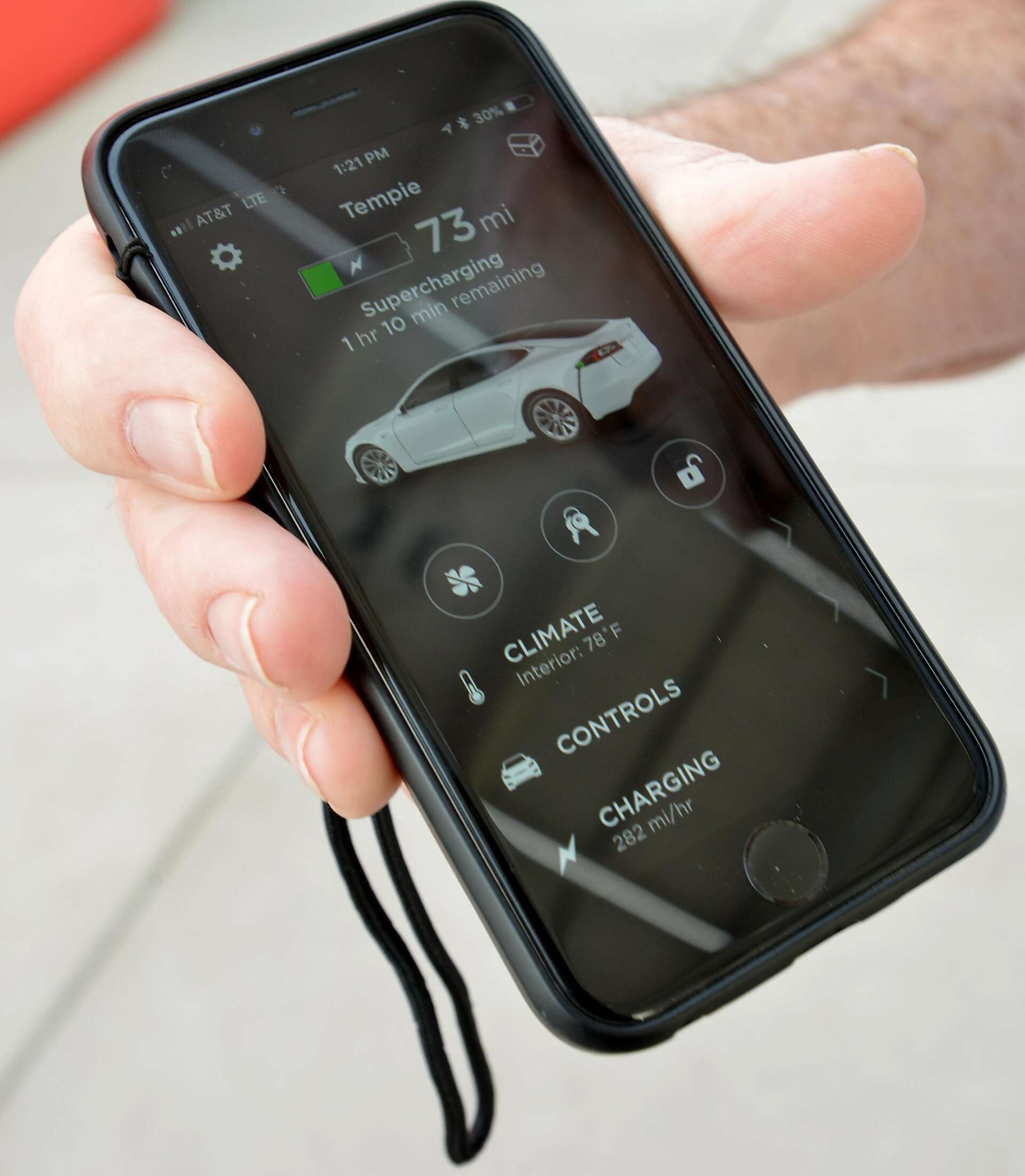 Tesla’s fancy new I-5 rest stop is part gas station, part airport lounge