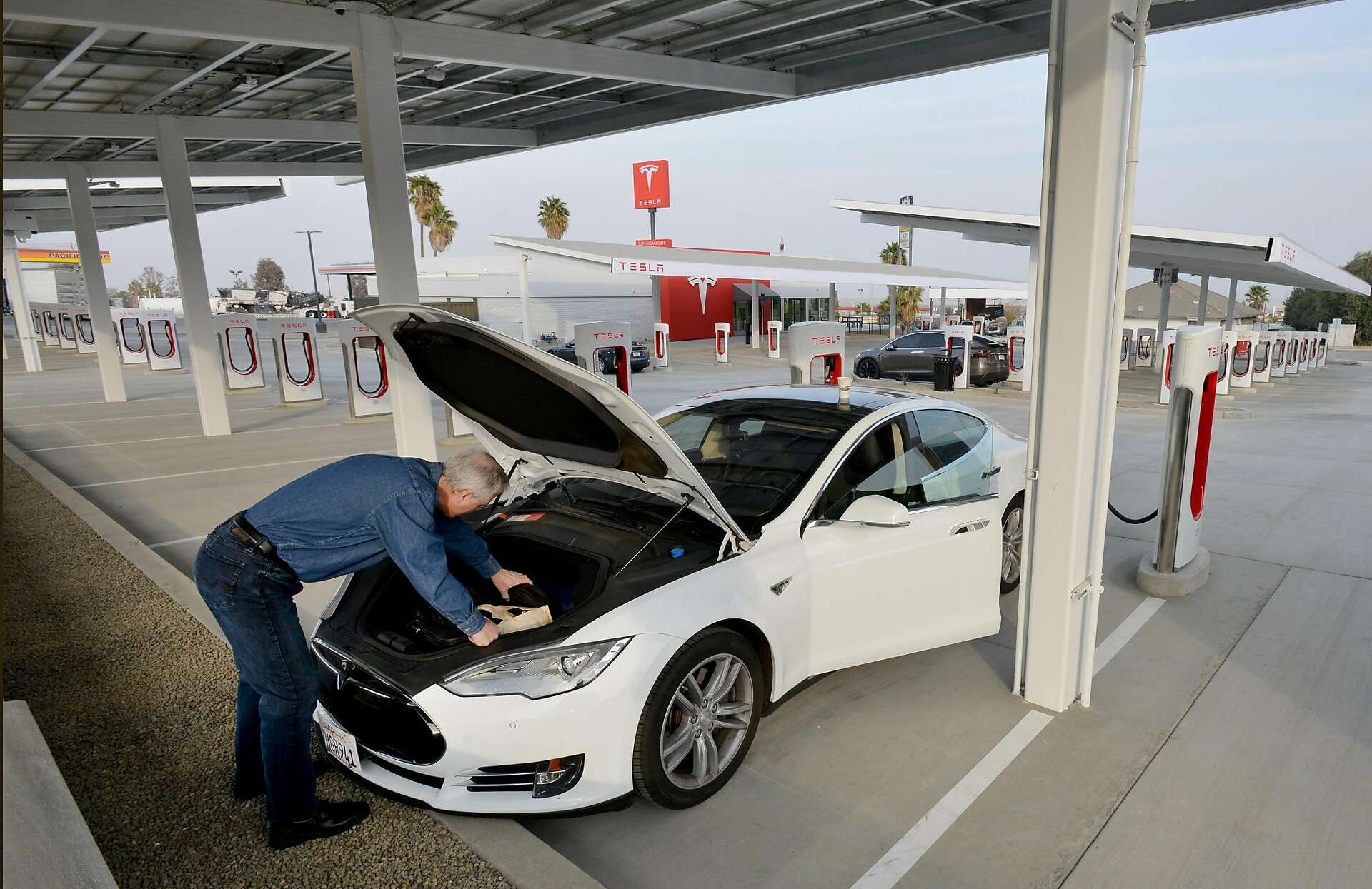 Tesla’s fancy new I-5 rest stop is part gas station, part airport lounge