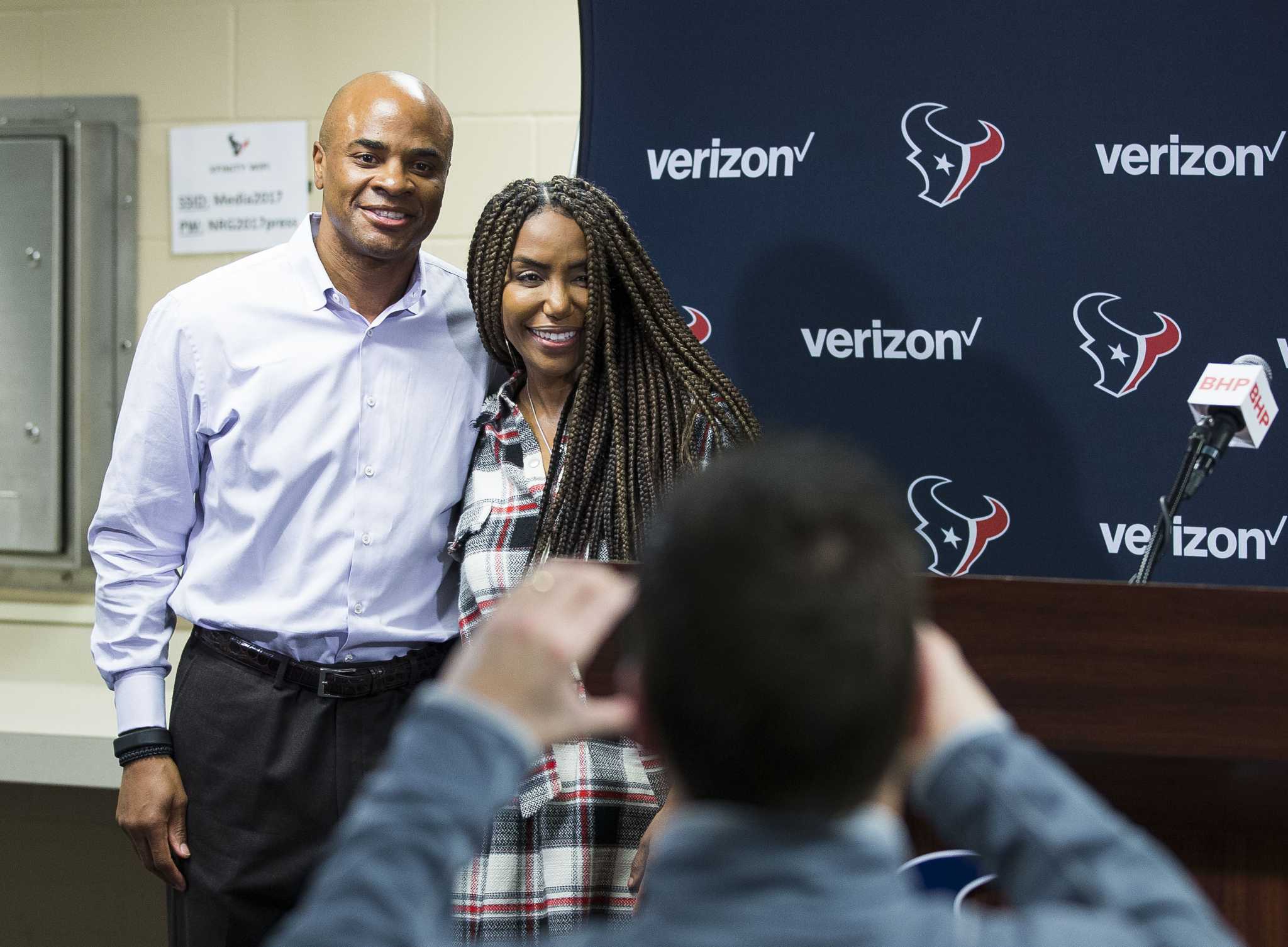 Rick Smith intends to return to Texans after leave of absence