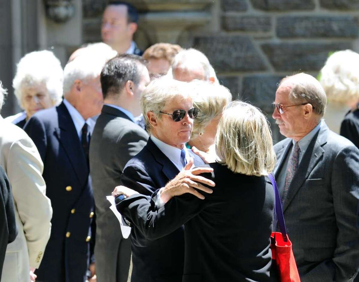 Former President Bush pays final respects to brother in Greenwich