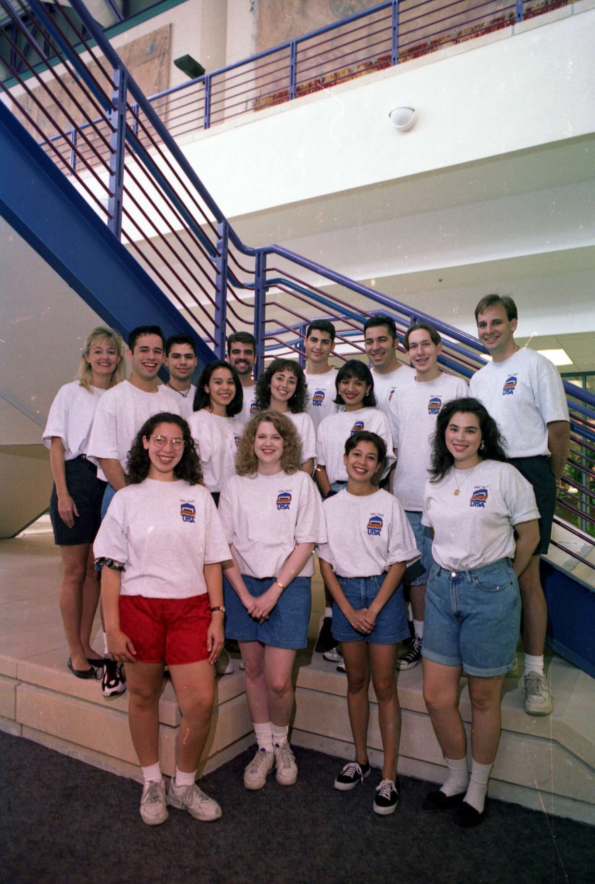 UTSA posts throwback of 1996 orientation leaders