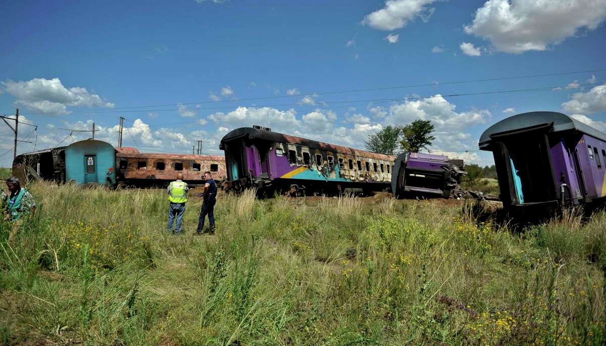18 killed, about 260 injured in South Africa train crash