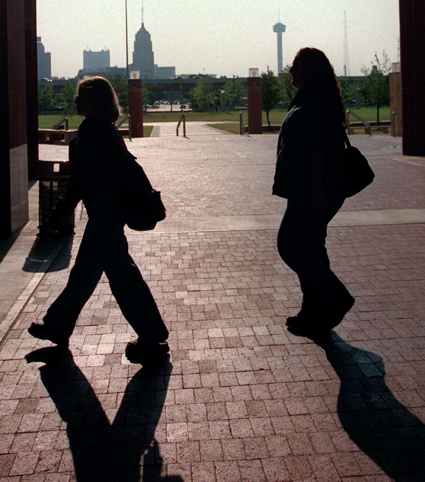 UTSA posts throwback of 1996 orientation leaders