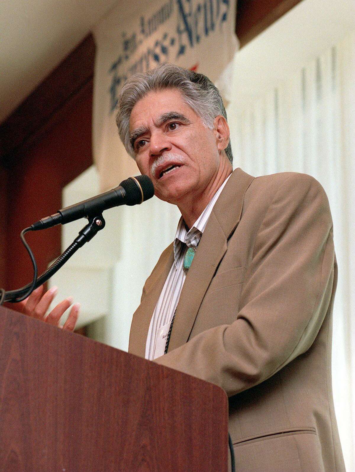 Penca Books a chapter to highlight in W. Side’s literary history