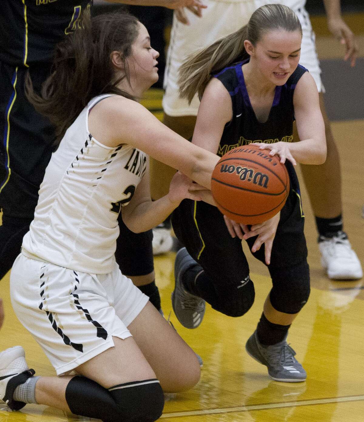 GIRLS HOOPS: Halloran's heroic 3-pointer lifts Conroe over Montgomery
