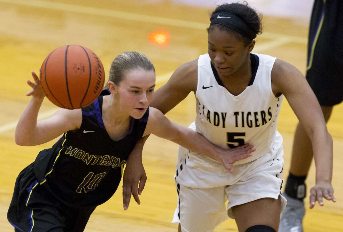 GIRLS HOOPS: Halloran's heroic 3-pointer lifts Conroe over Montgomery