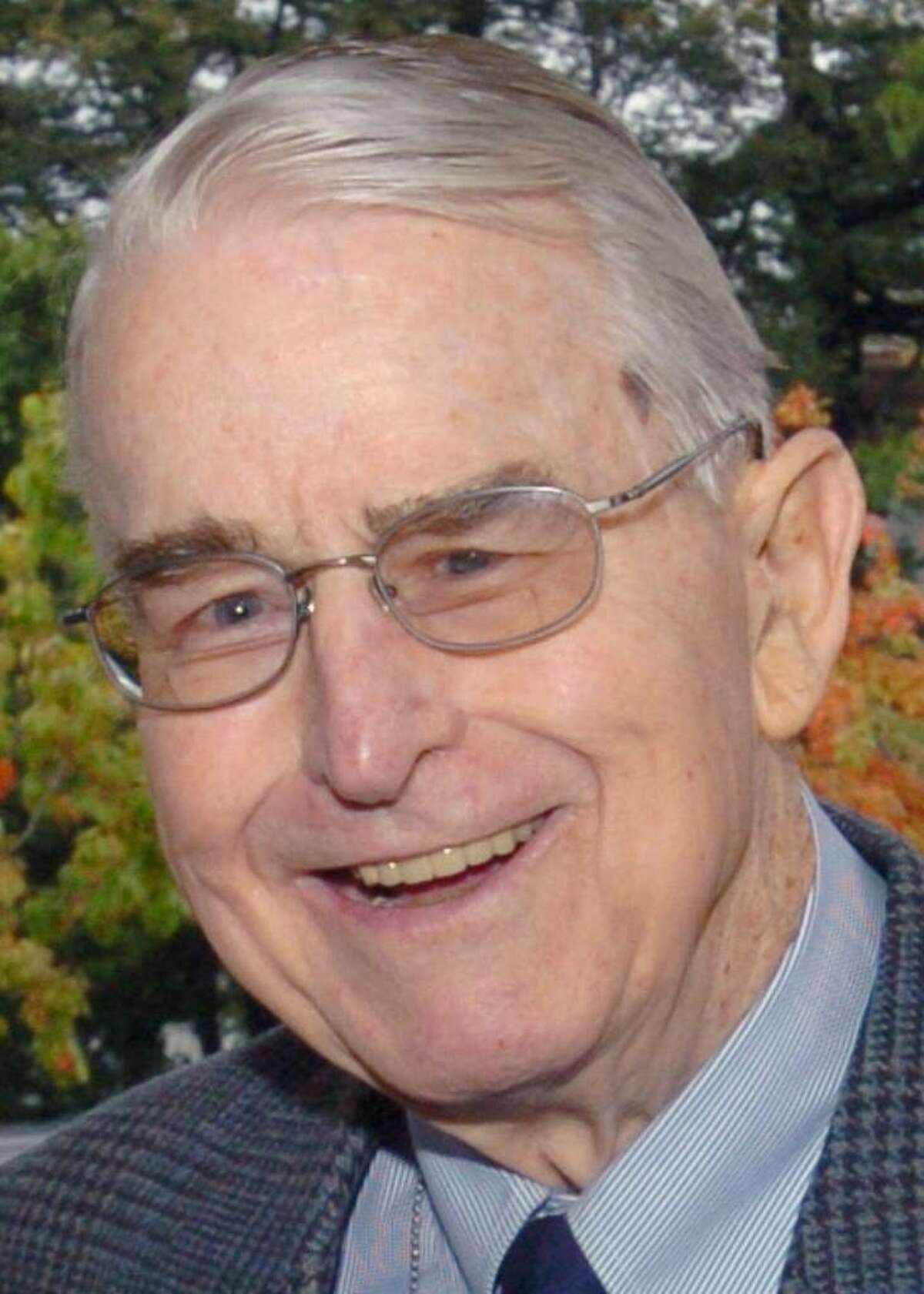 Former President Bush pays final respects to brother in Greenwich