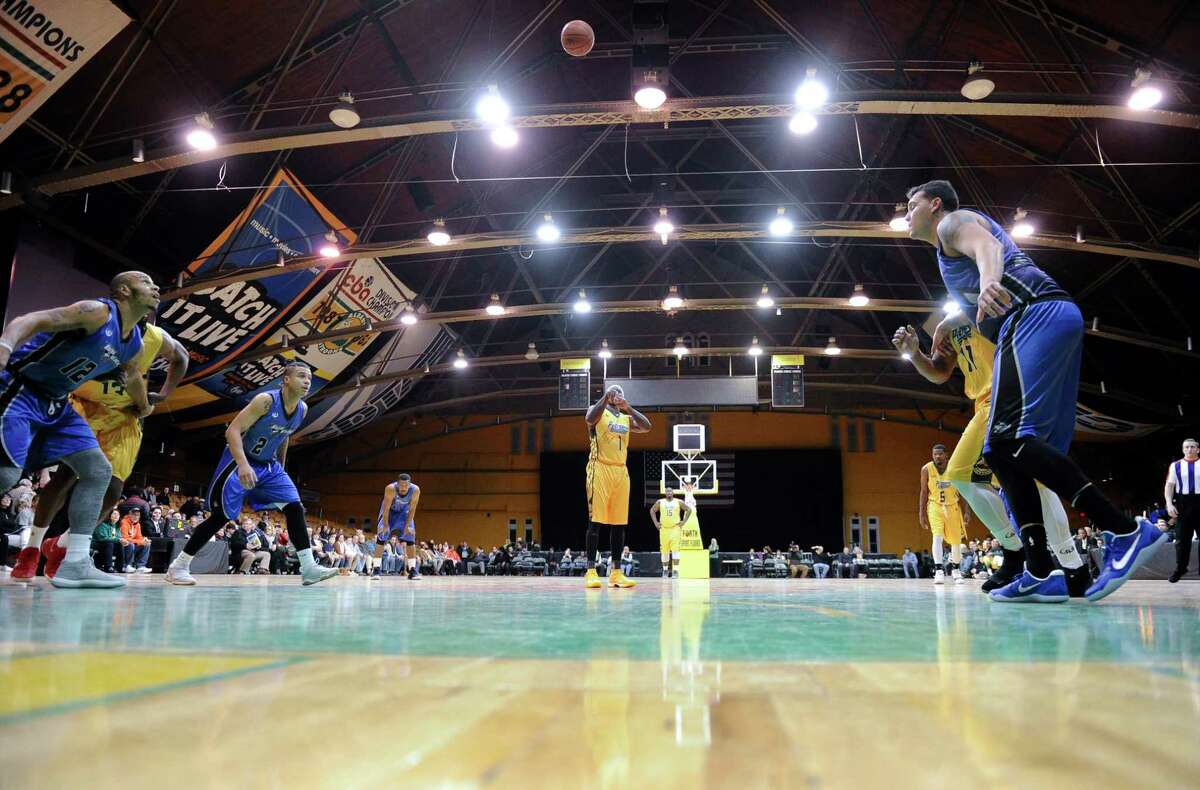 Albany Patroons win in return to Washington Avenue Armory