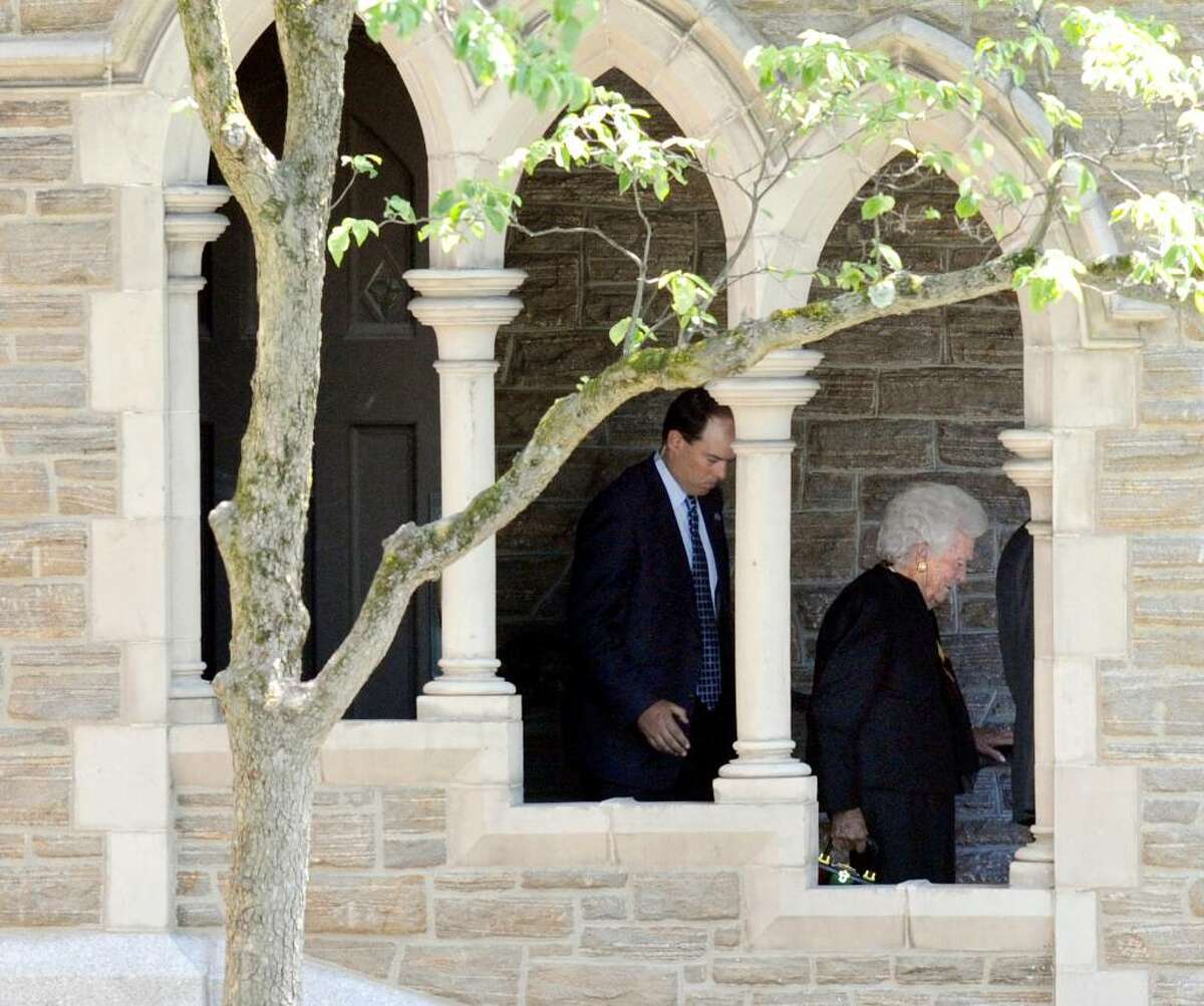 Former President Bush pays final respects to brother in Greenwich