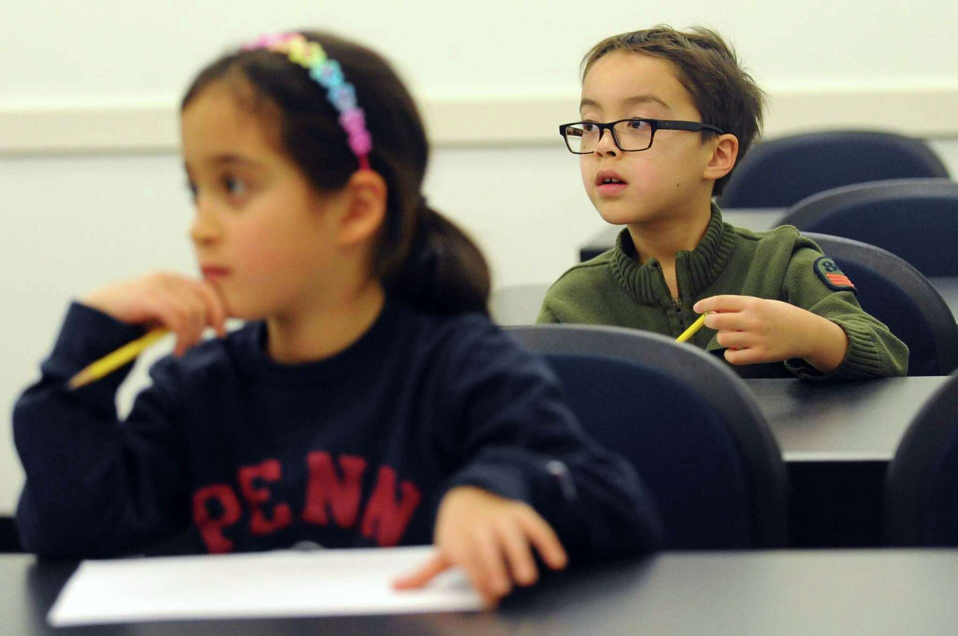 Chinese school hosts new math circle for young enthusiasts