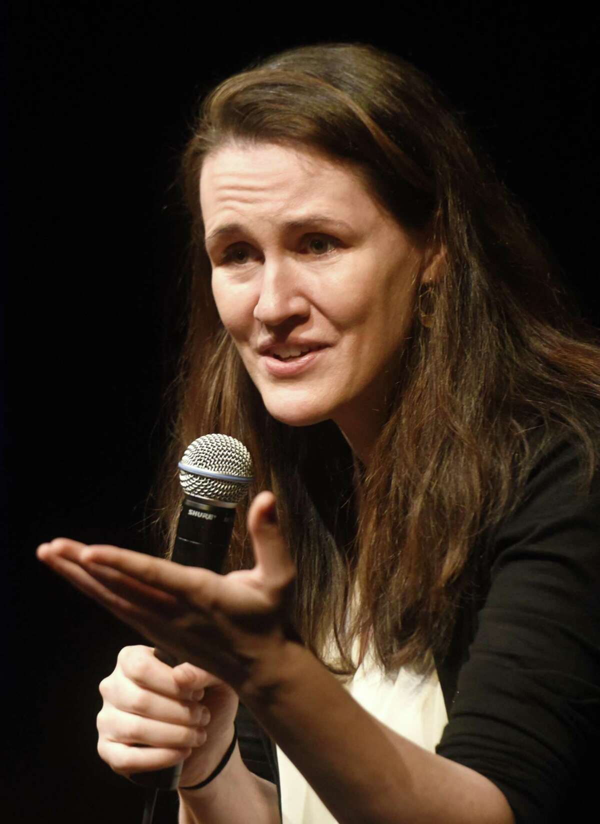 Author tells Greenwich students of her rise from the streets