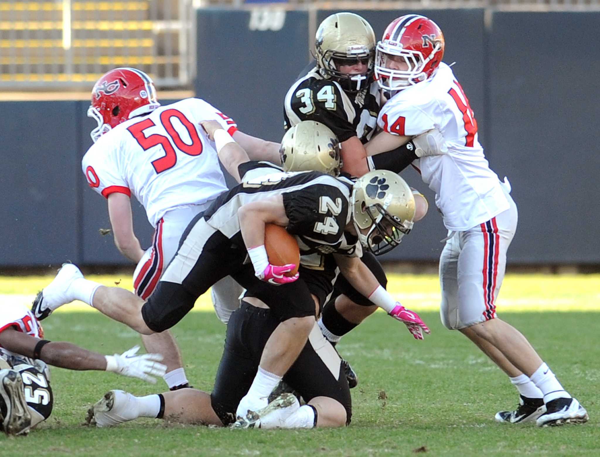 Daniel Hand beats New Canaan for the State Championship