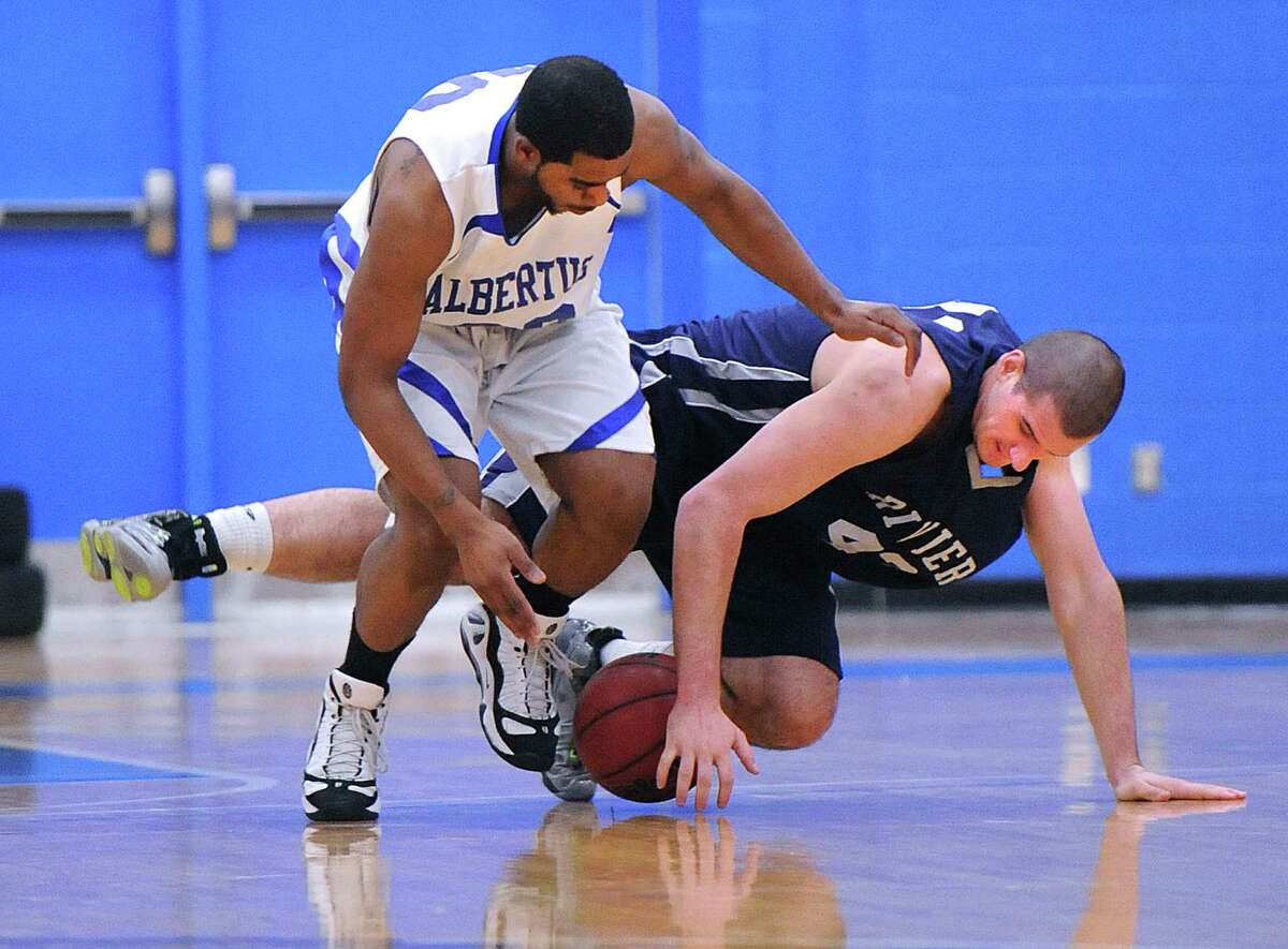 Albertus_VS_Rivier_Basketball