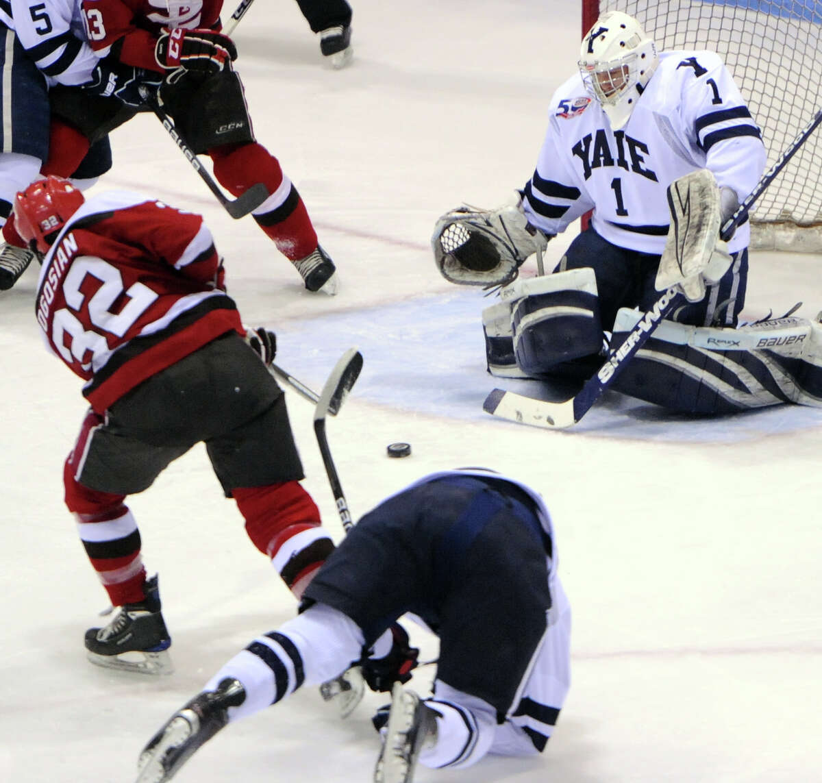 0312_Yale VS SLU hockey