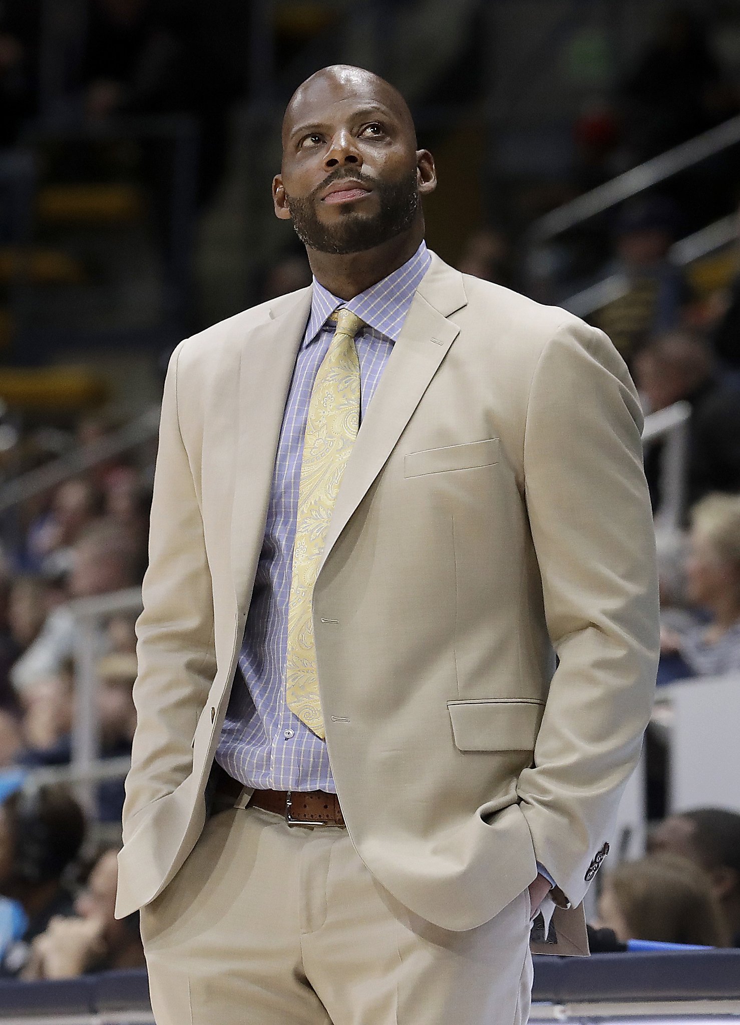 There’s no place like the road for Wyking Jones’ baffling Bears