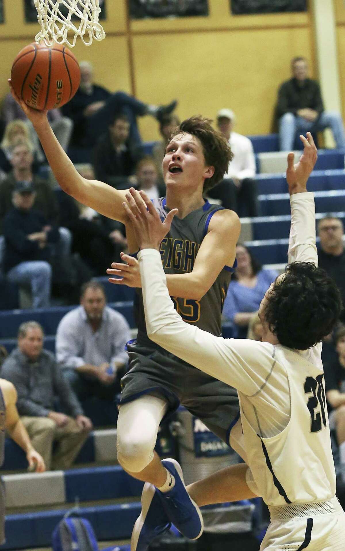 Glover turns slow start into winning finish for Alamo Heights