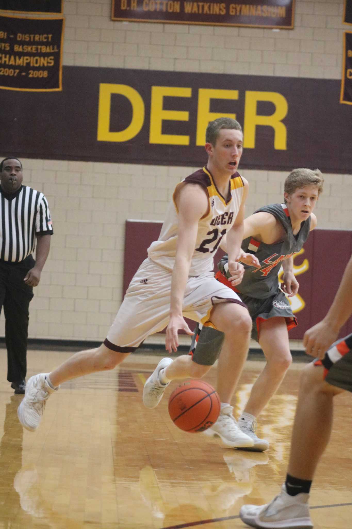 Deer Park remains tied for first after rout of Bulldogs
