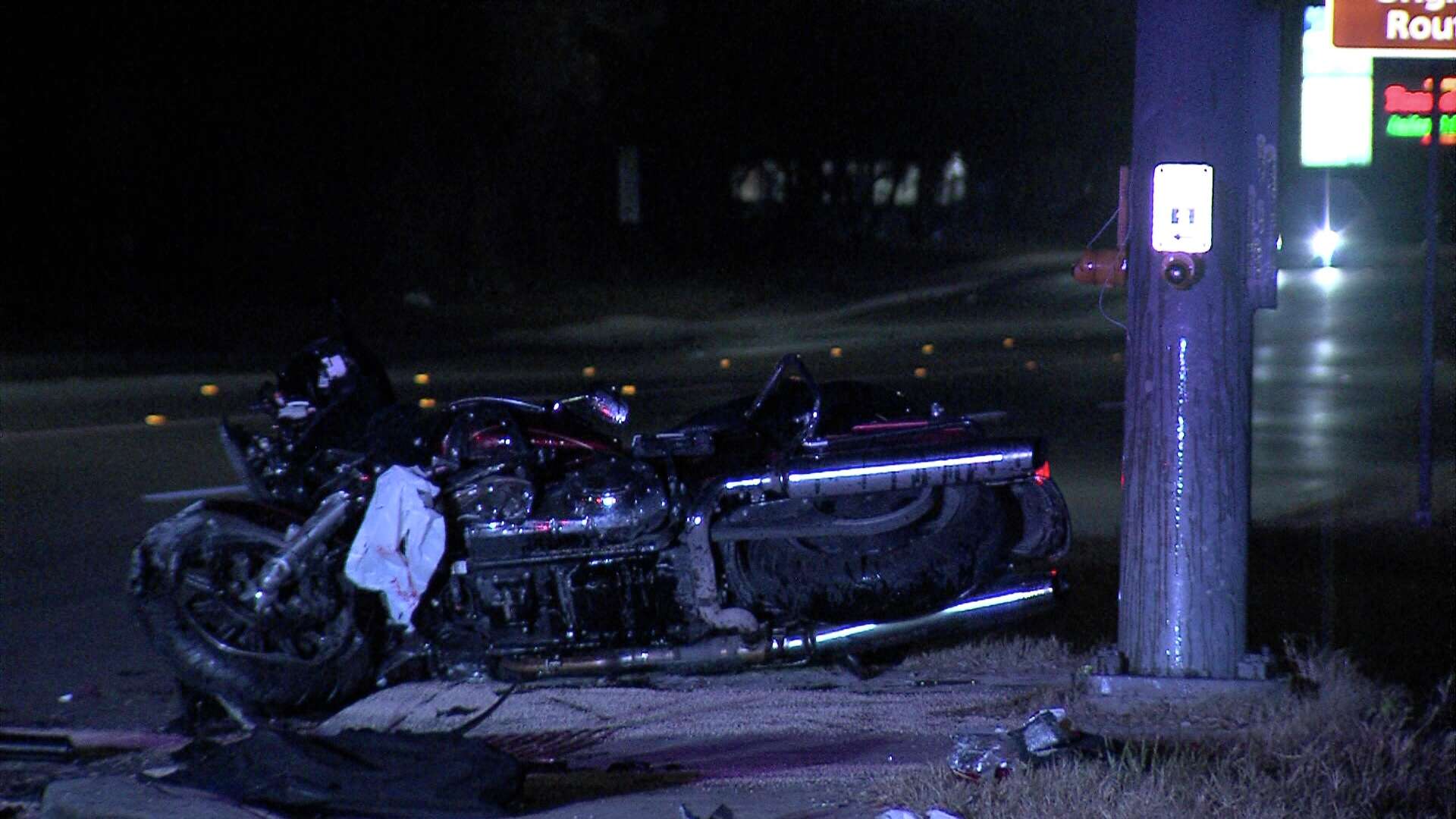 Off-duty SAPD officer hospitalized in motorcycle crash on NE side