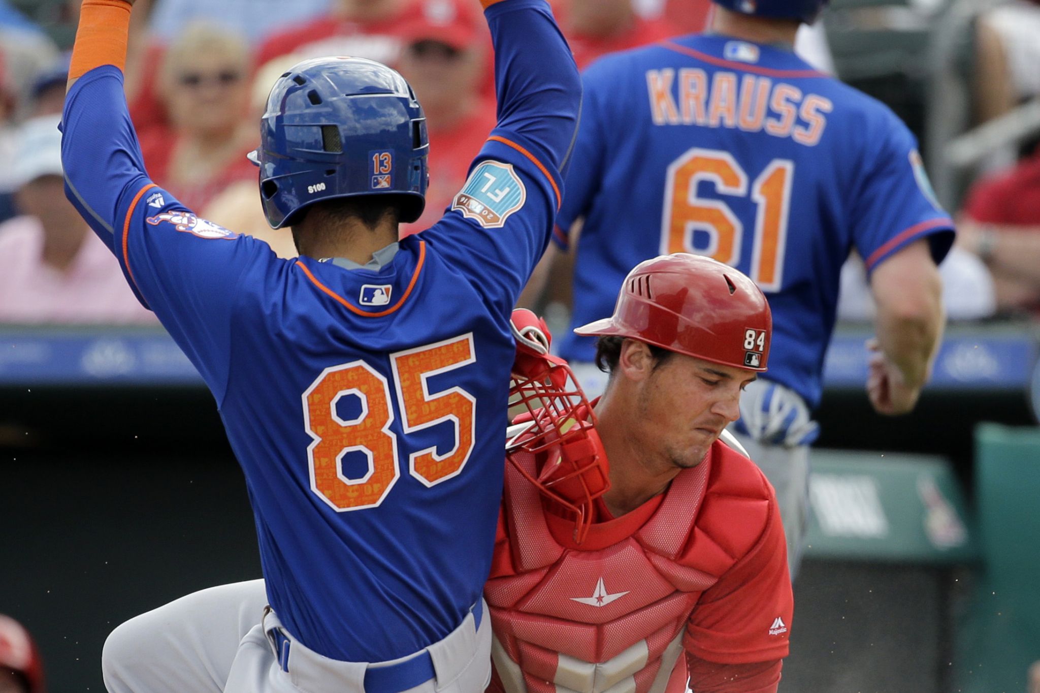 Rangers sign Mike Ohlman to minor deal, invite to spring training