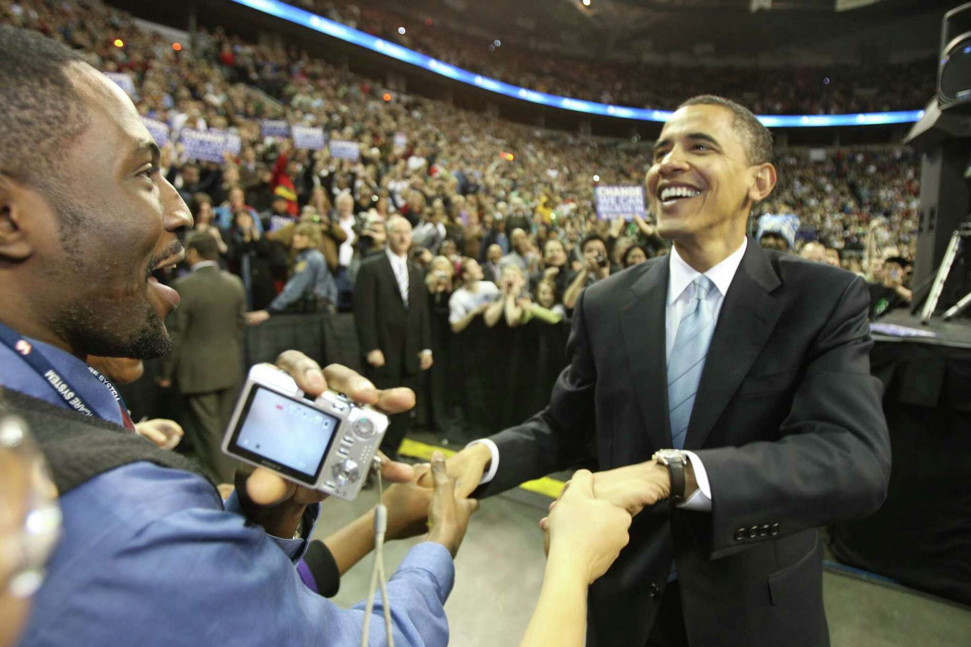 Ex-President Obama will hit Vancouver, B.C., on lecture tour