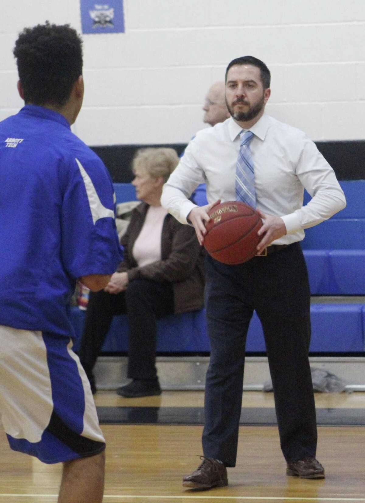 Second-half surge lifts Wilcox boys over Abbott